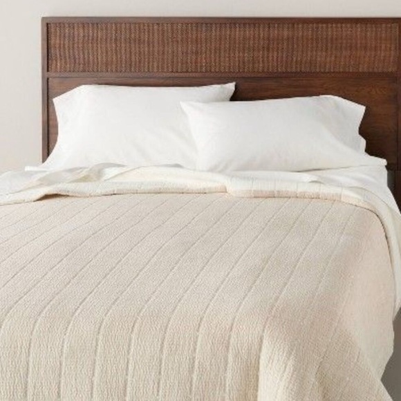 Hearth & Hand | Bedding | Brand New Queen Textured Grid Quilt Beige ...